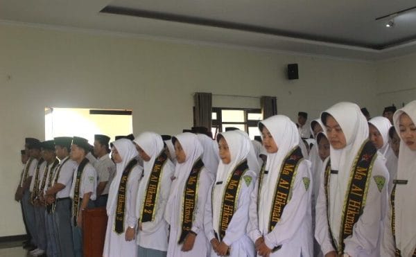 Upacara Hari Pahlawan dan Pelantikan OSIS dan Sub OSIS Masa Khidmat ...
